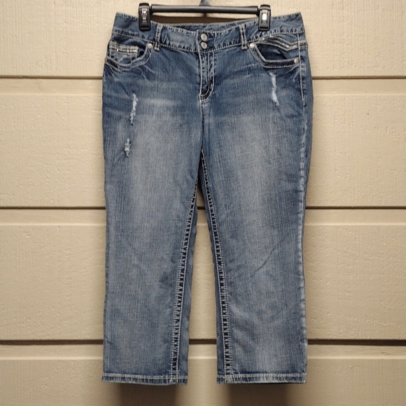 Maurices | Jeans | Maurices Capri Denim Jeans 314 | Poshmark